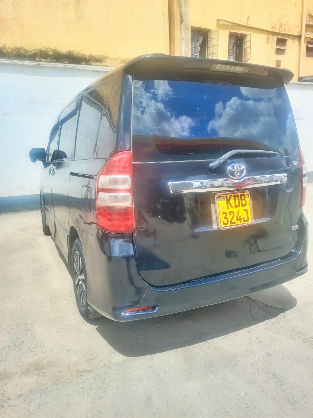 Toyota Noah 2010–2014 Shape For Hire - EliteMotion Nairobi
